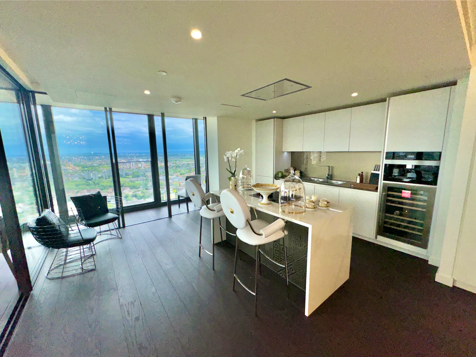 Discover DAMAC Tower Nine Elms The Pinnacle Of Luxury - Property London